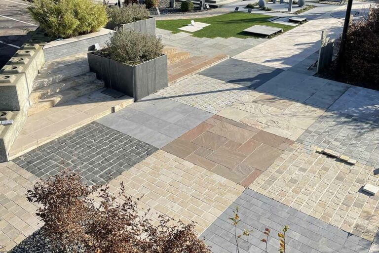 Pourquoi opter pour la pierre naturelle pour le dallage extérieur