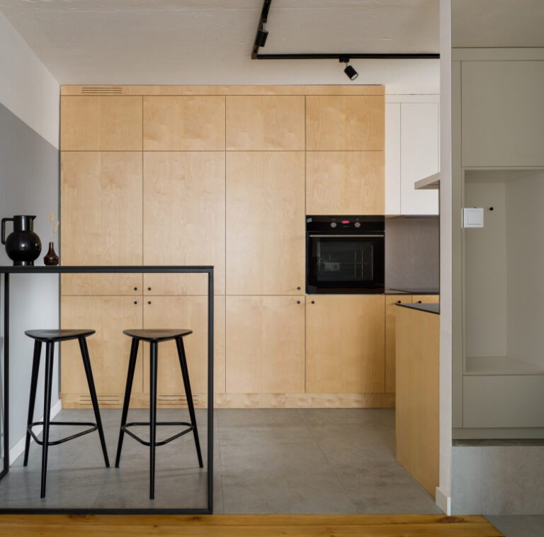 Quelle hauteur choisir pour une table haute ? - TRAITS D'CO Magazine